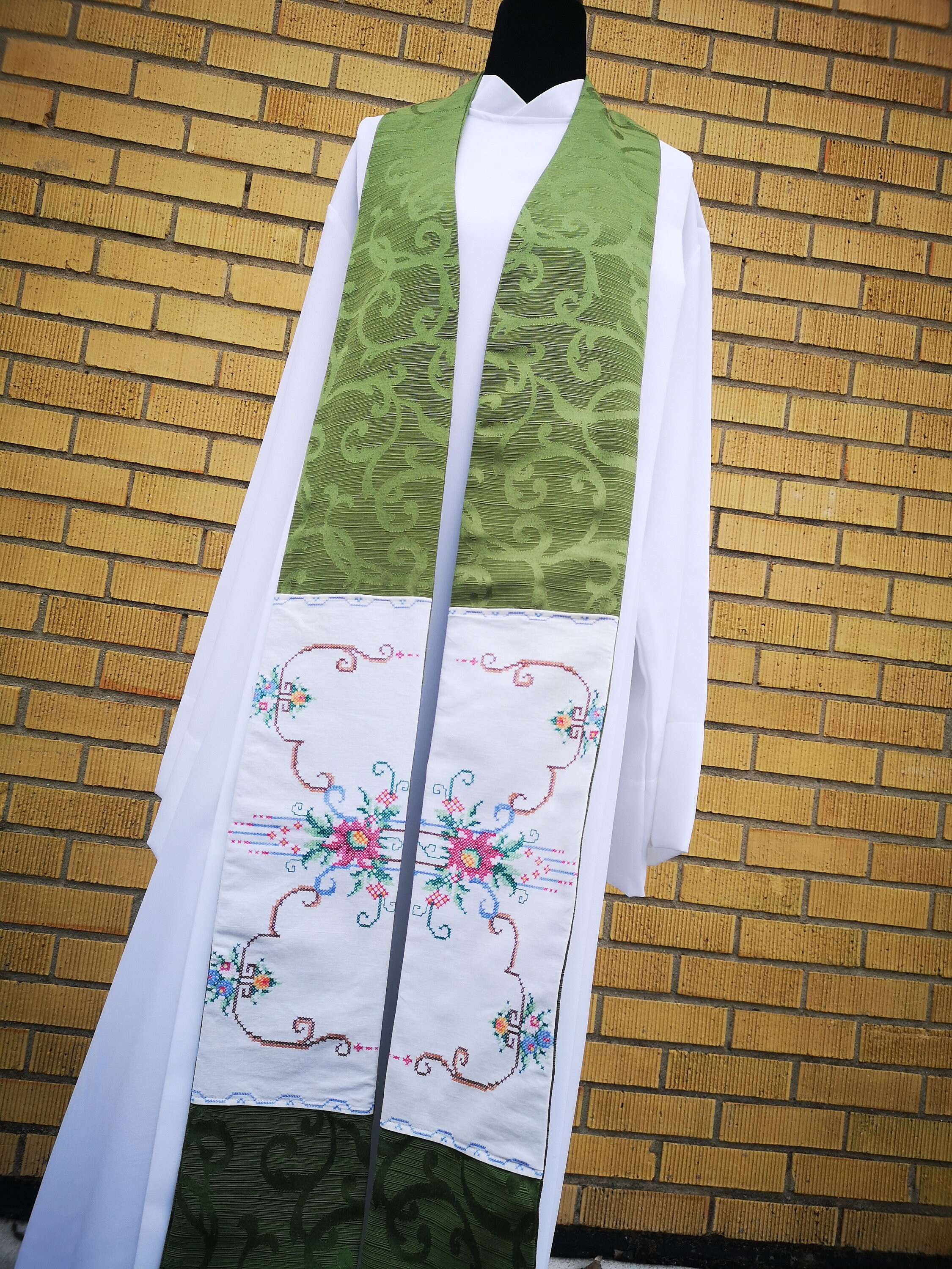 Stunning Upcycled Green Clergy Stole With Vintage Embroidered Flowers ...