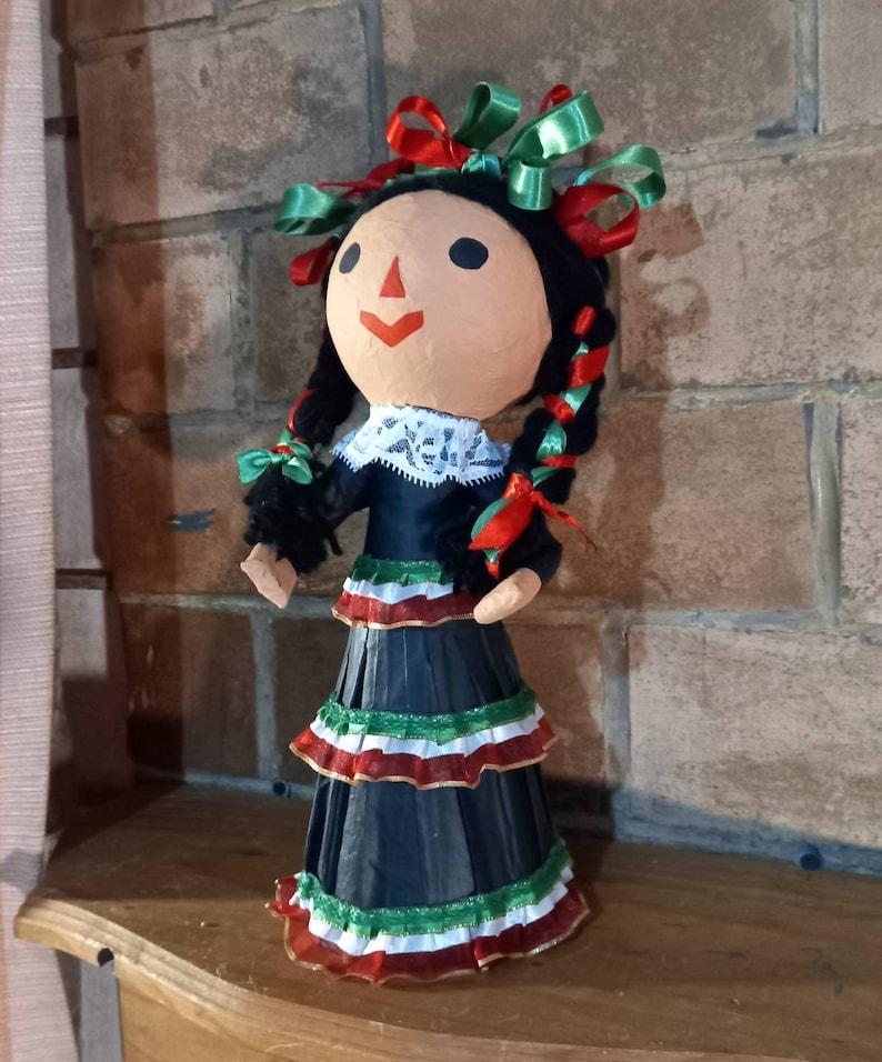 Muñeca María, lele, tradicional mexicana, paper mache, cartonería ...