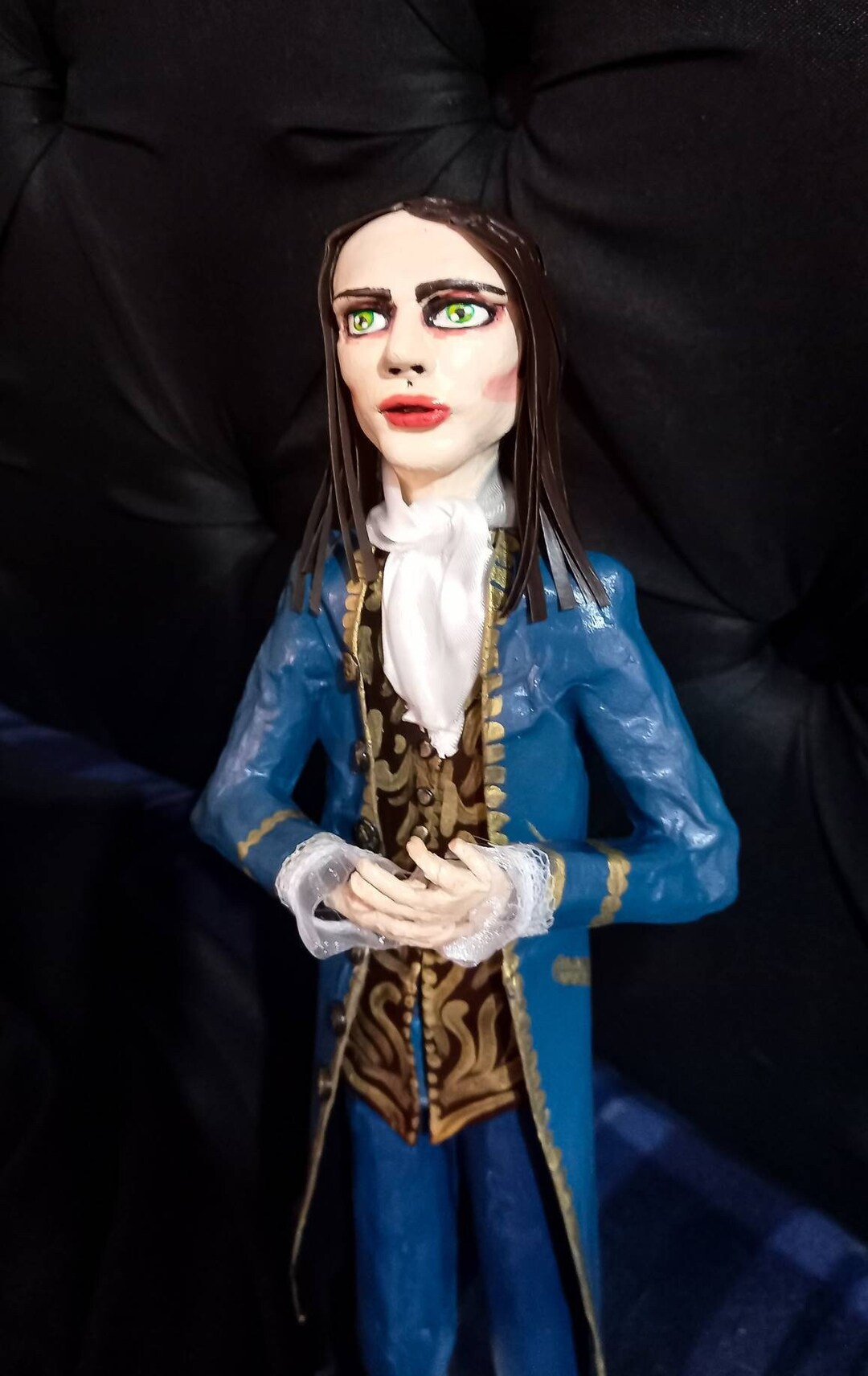 Louis's Paper Sculpture, Papier Maché, Paper Mache. Papercraft. Vampire ...