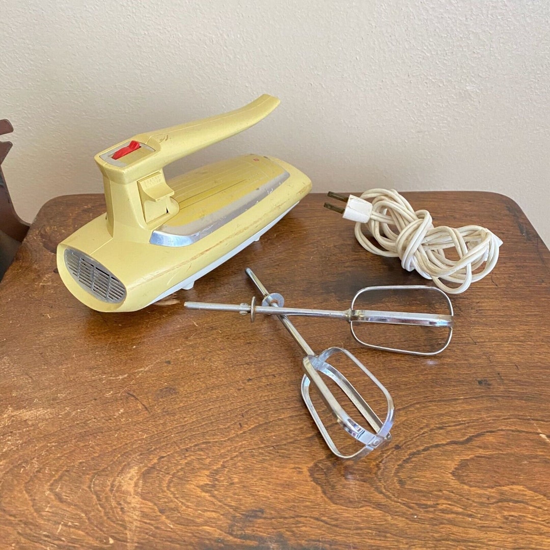 VTG General Electric Hand Mixer 3 Speed Yellow Works Atomic Space Age ...