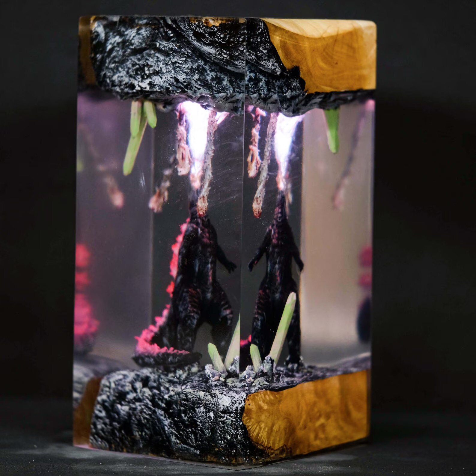 Godzilla Resin Lamp, Godzilla Handmade Decor Epoxy Lamp, Unique ...