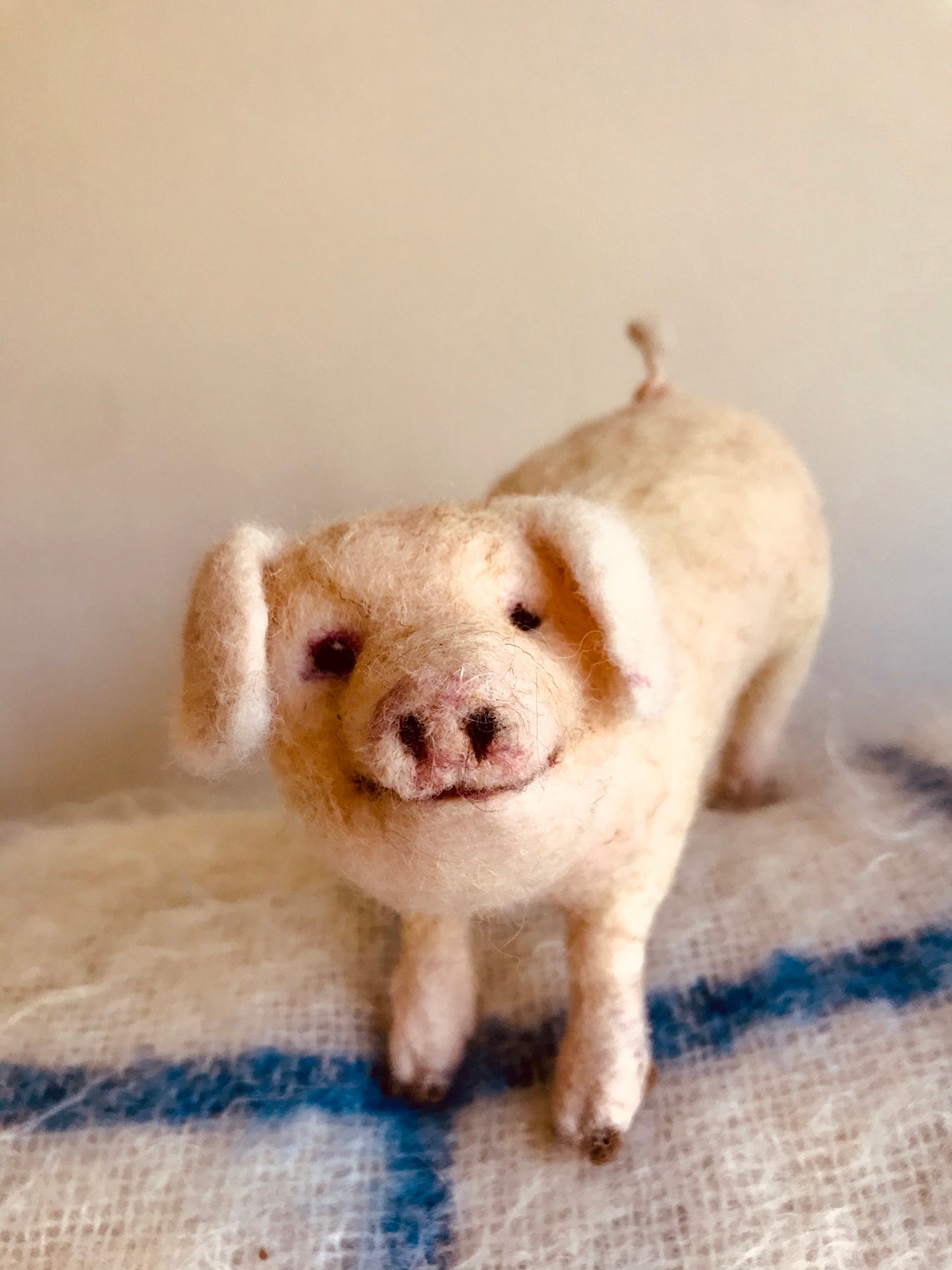 Needle felted pig/Pig/felted pig/Pig wool sculpture//felted | Etsy