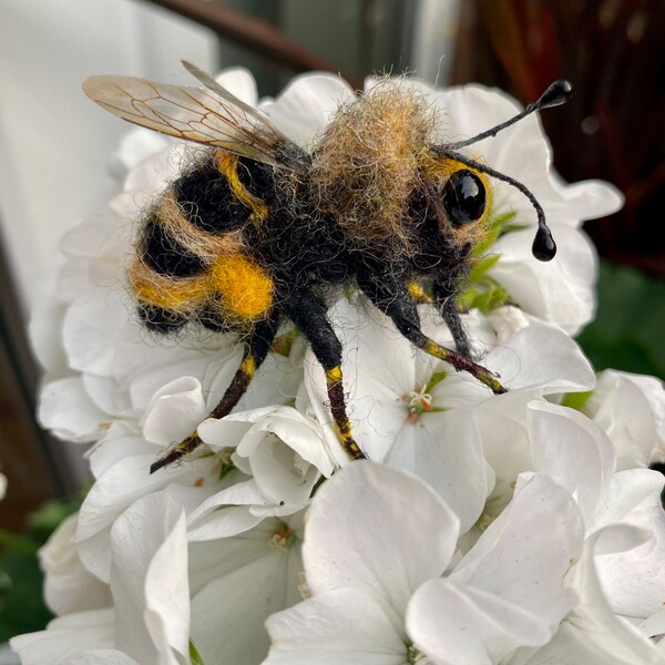 Needle Felted Bee - Etsy