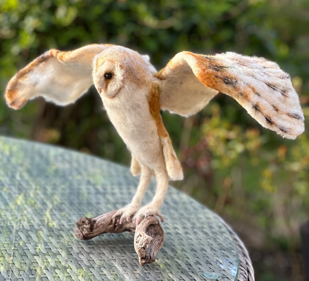 Swooping Barn Owl/hunting Barn Owl Sculpture/barn Owl/barn Owl ...