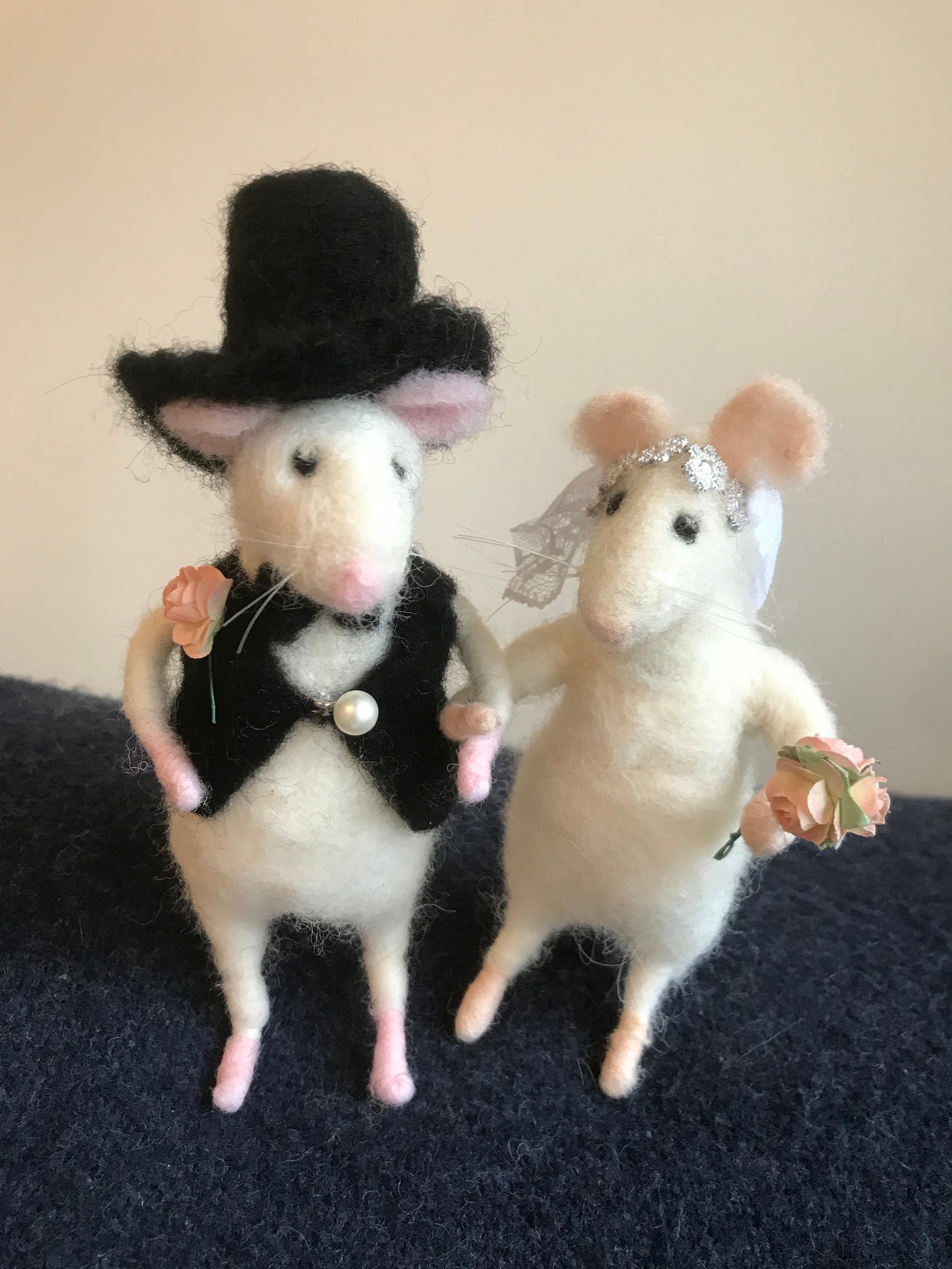Mouse Wedding Cake Topper/mice Topper/mice Bride and Groom/ | Etsy