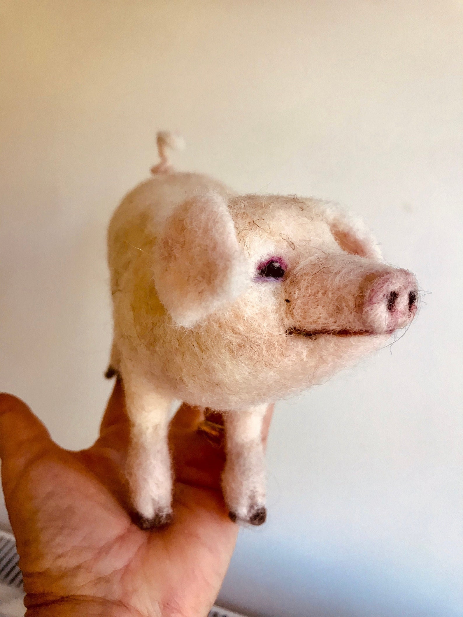 Needle felted pig/Pig/felted pig/Pig wool sculpture//felted | Etsy