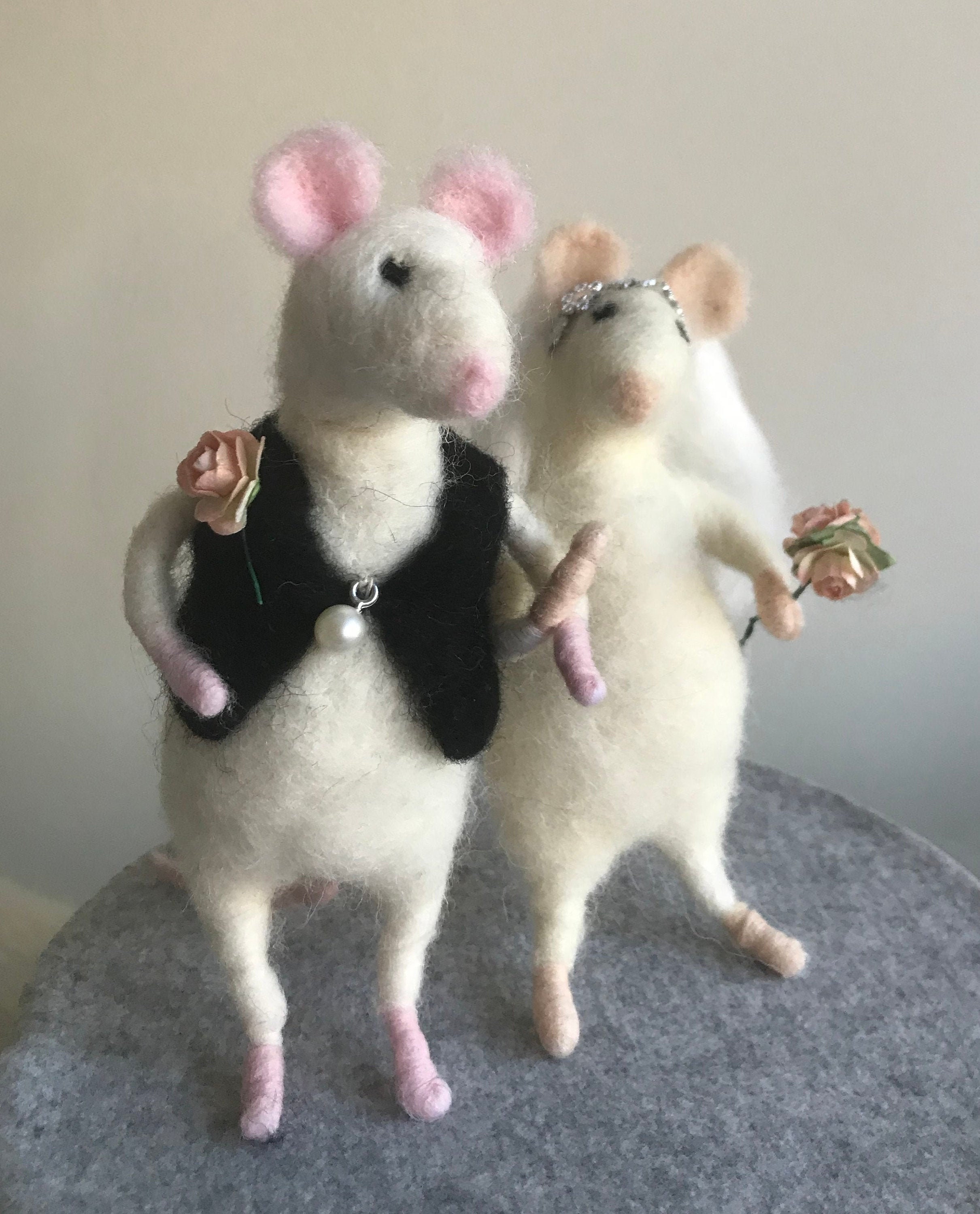 Mouse Wedding Cake Topper/mice Topper/mice Bride and Groom/ | Etsy