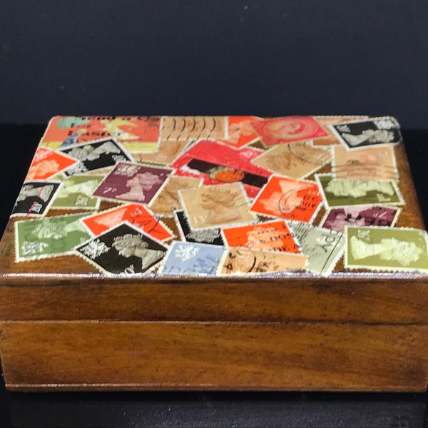 Queen Elizabeth Red Box - Etsy