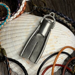 Dive Fin Key Chain | Diving Keychain for Men and Women | Scuba Key ...