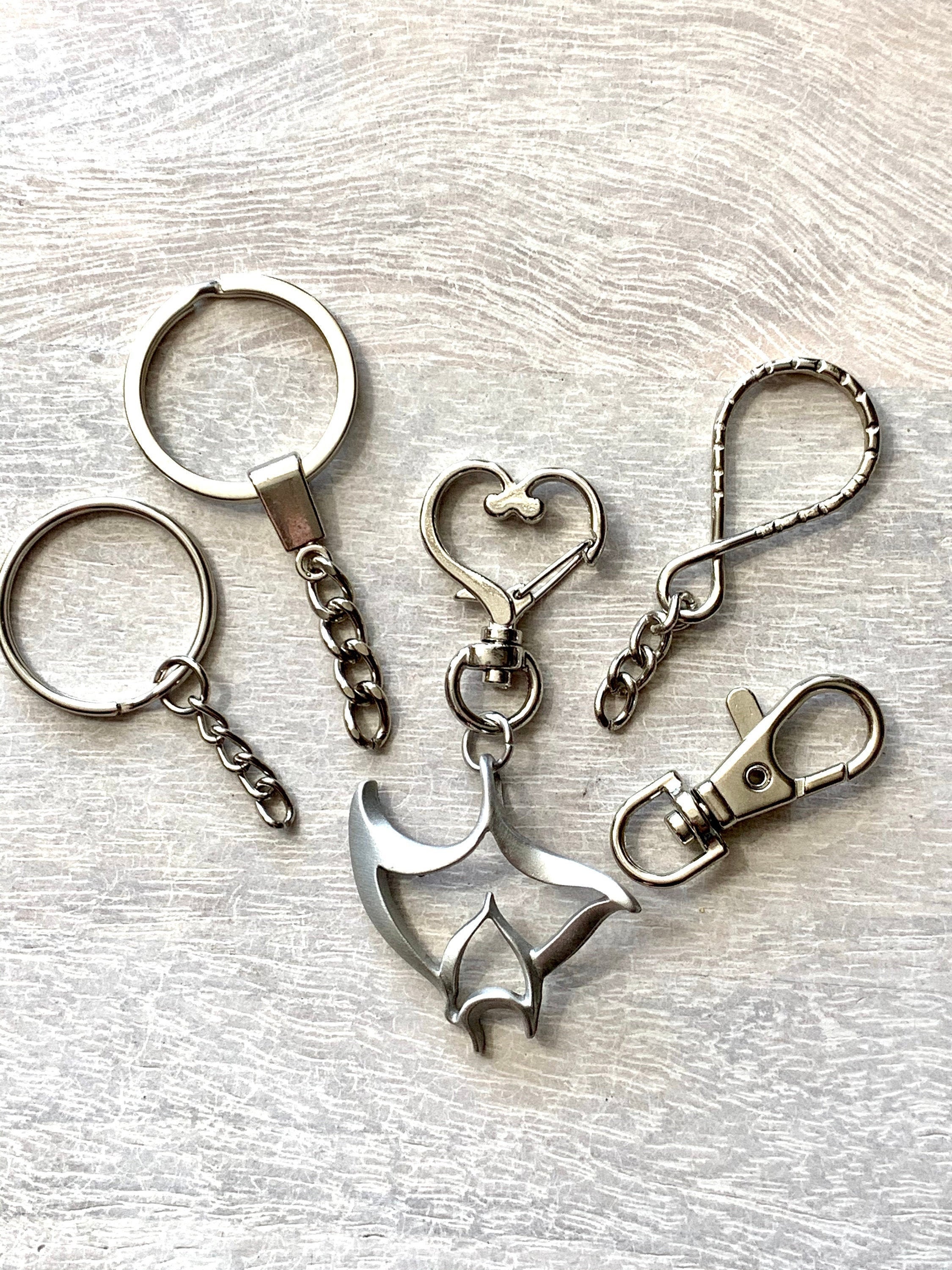 Handcrafted Pewter Manta Ray Keychain: Diver Gift - Etsy