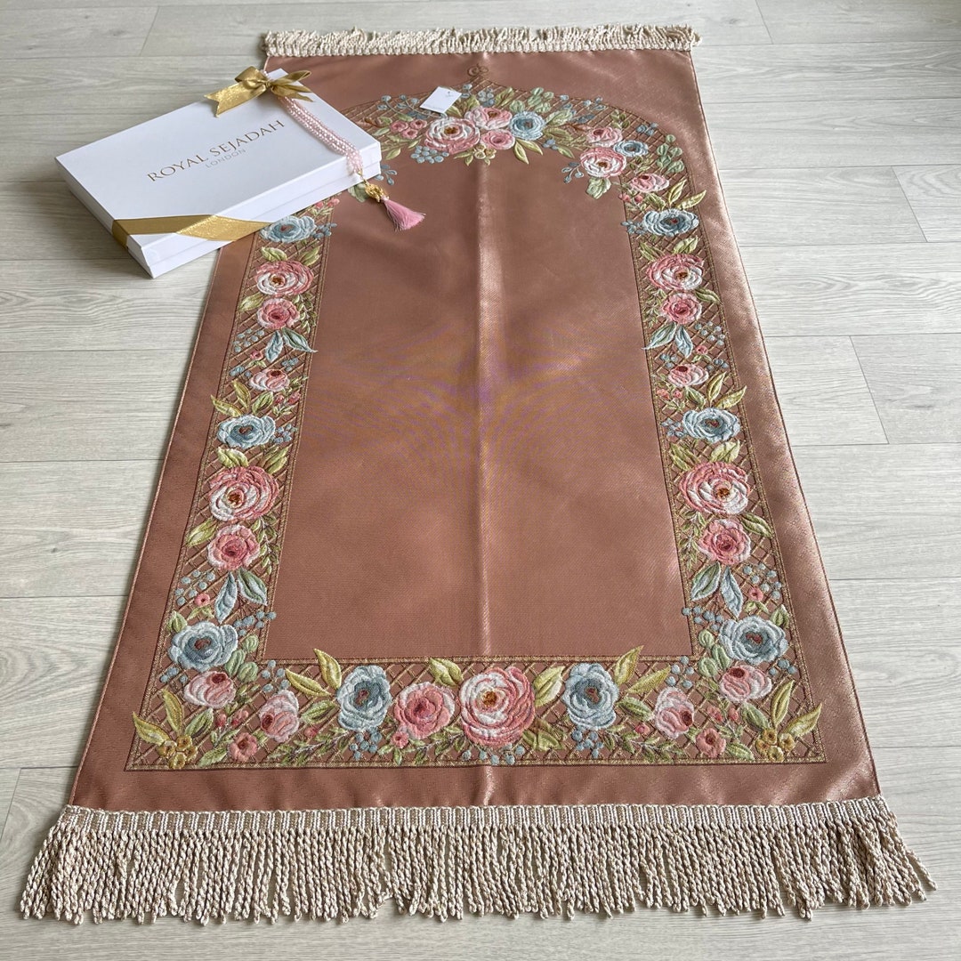 Royal Sejadah Luxury Prayer Mat, Prayer Rug, Janamaz Muslim Wedding ...