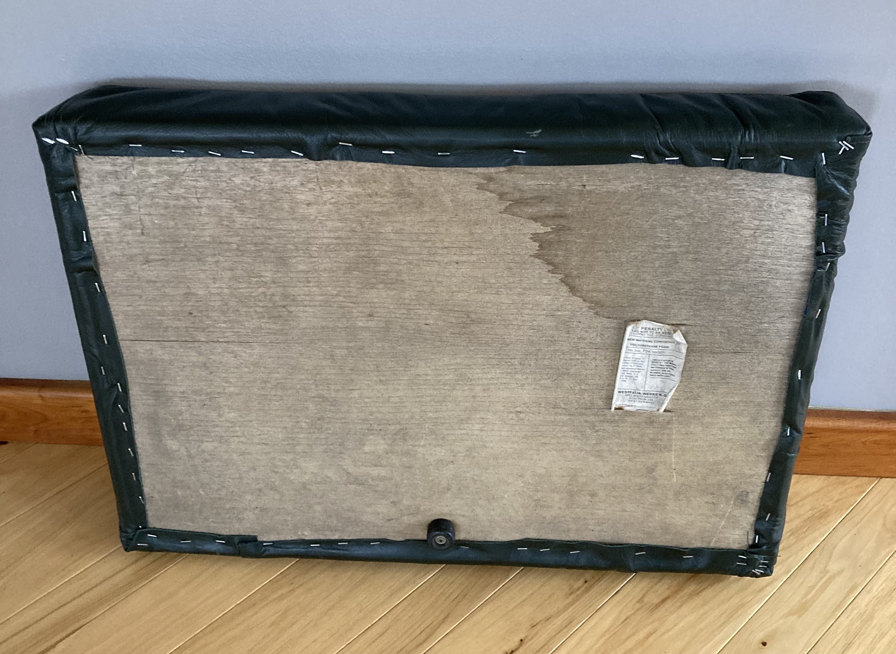 Rear-facing 1970s VW Camper Bus Seat Pad 25x19x3 behind Drivers Seat ...