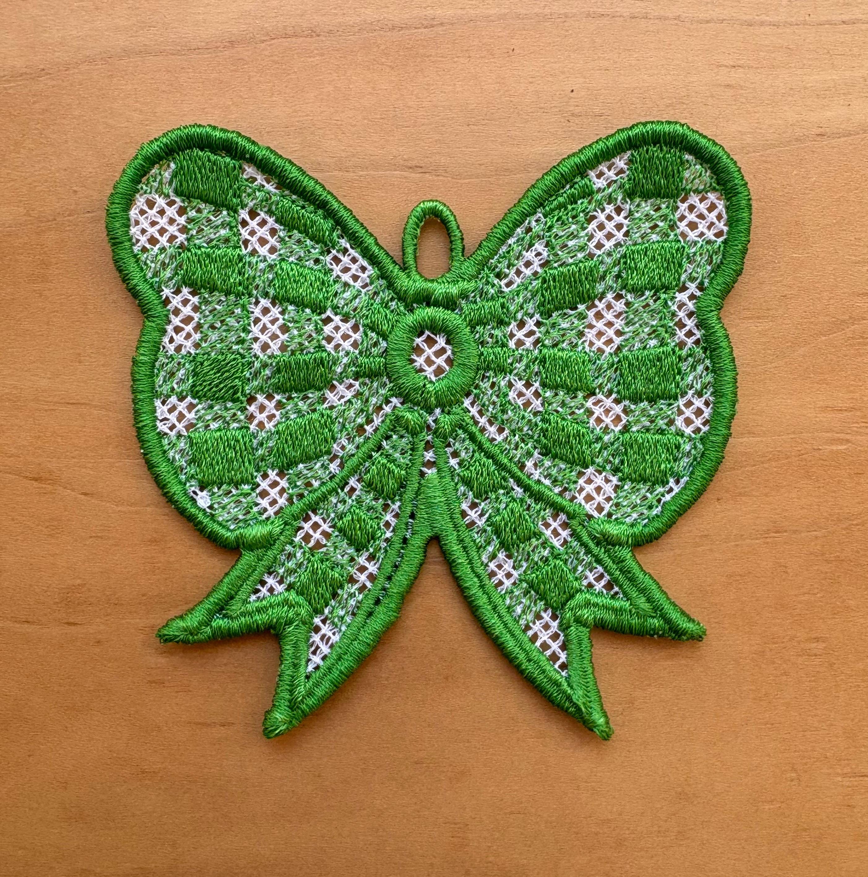 FSL Free Standing Lace Machine Embroidery File Christmas Plaid Style ...