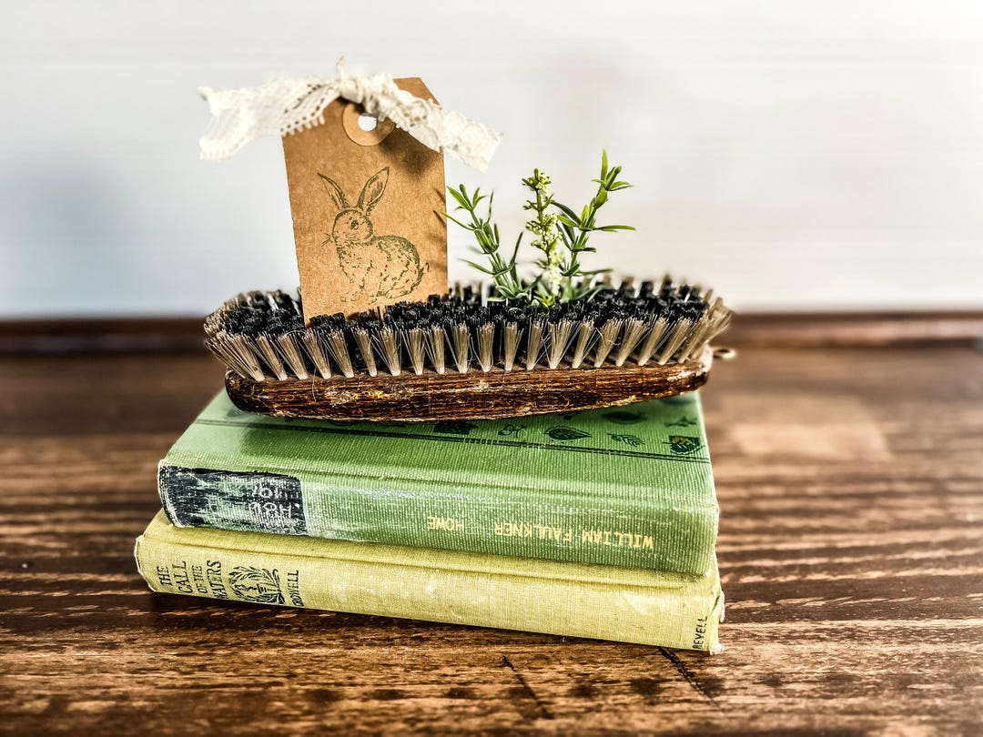Beautiful Vintage Book Stack & Decor // Decorative Books // Home Decor ...