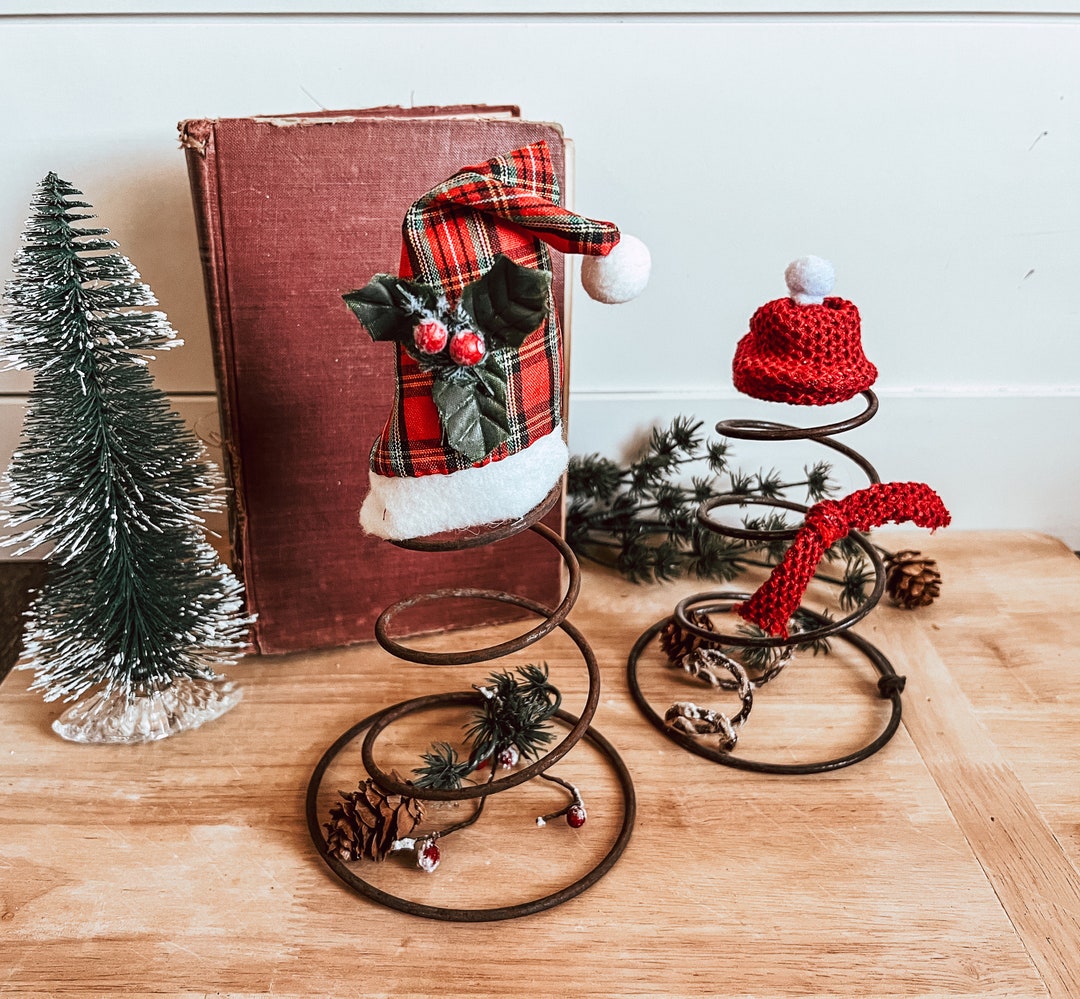 Repurposed Rustic Vintage Bed Spring , Primitive Christmas Decor, Santa ...