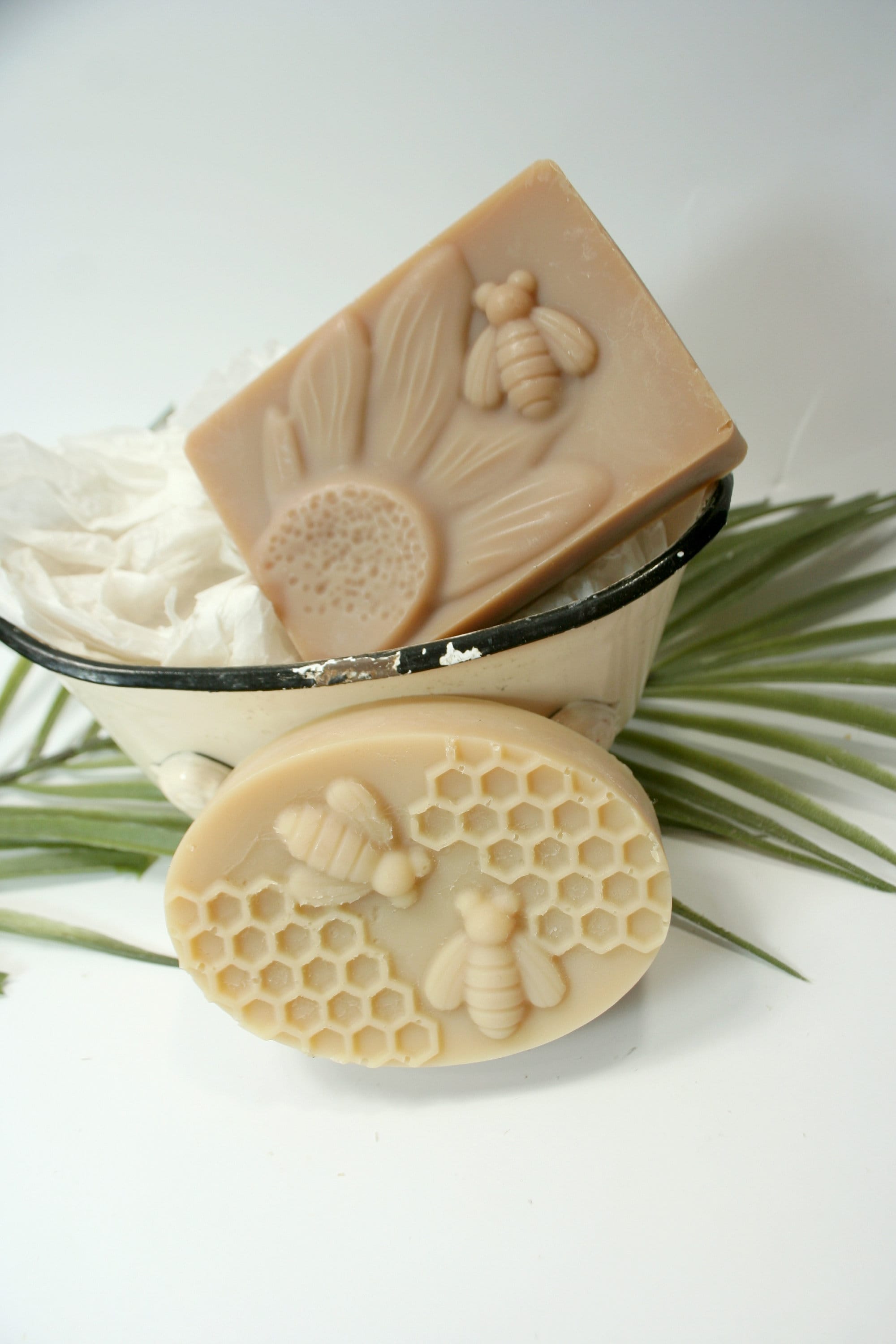 Bee Soap 2 Bars Bee-themed Soap Gift for Bee Lover - Etsy