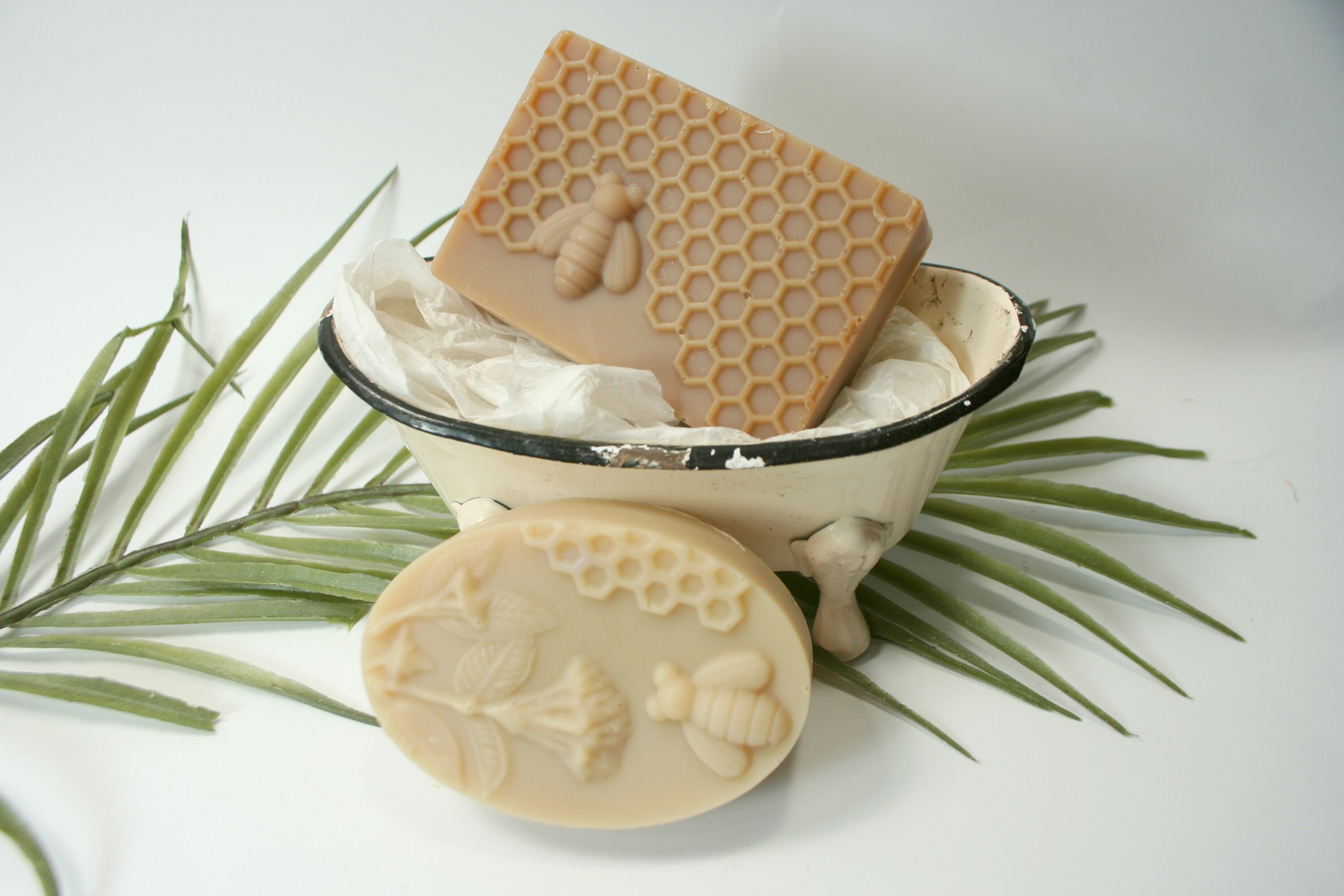 Bee Soap 2 Bars Bee-themed Soap Gift for Bee Lover - Etsy