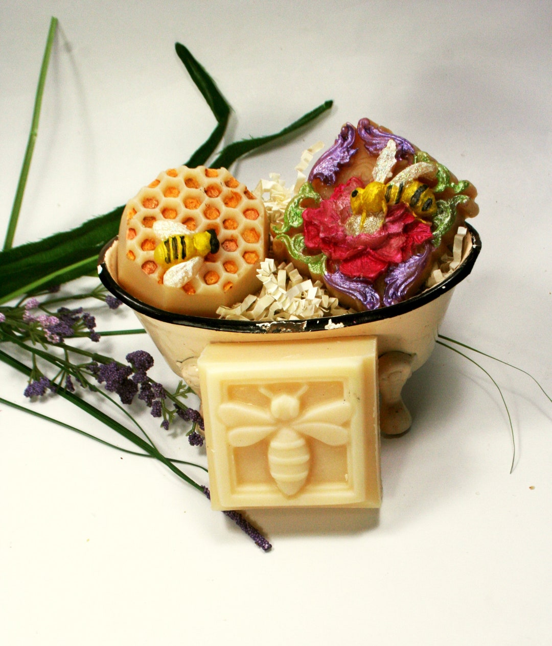 Bee Soap, 3 Bars Bee-themed Soap, Gift for Bee Lover, Beekeeper's Gift ...