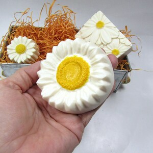 Daisy Soaps, Gift for Daisy Lover, Daisy Flower Decor, Gift for Mom ...