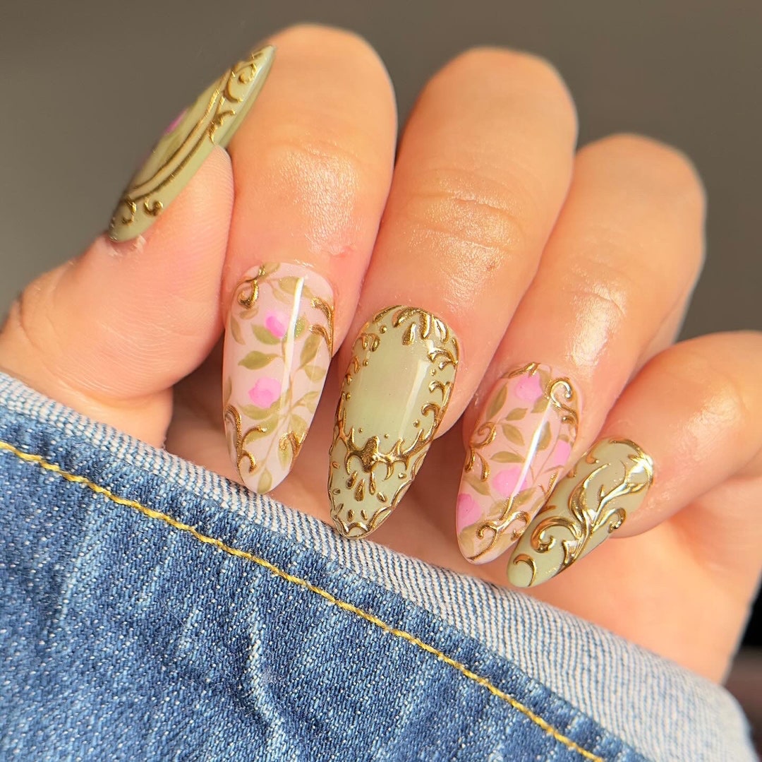 Canva Art Gold Nails, Rococo Gold Frame, Glue on Nails and Reusable ...