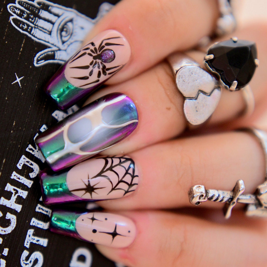Gothic Spider Press on Nails - Etsy