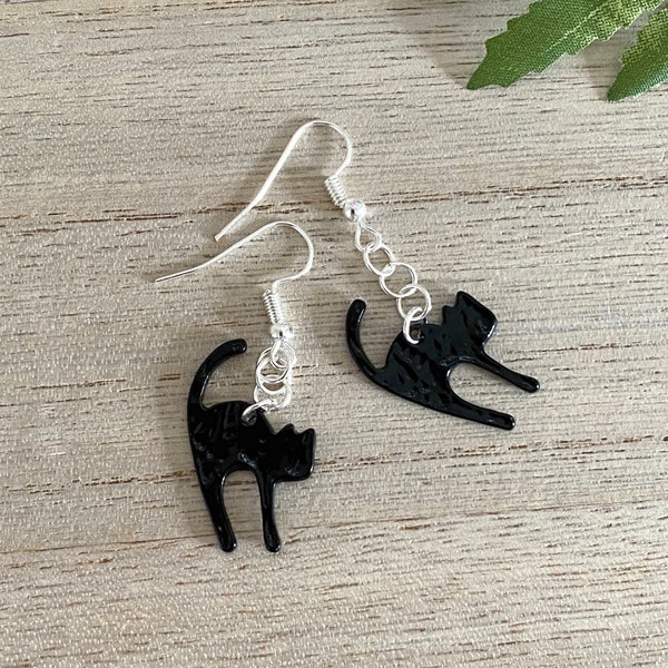 Black Cat Gifts - 60+ Gift Ideas for 2024