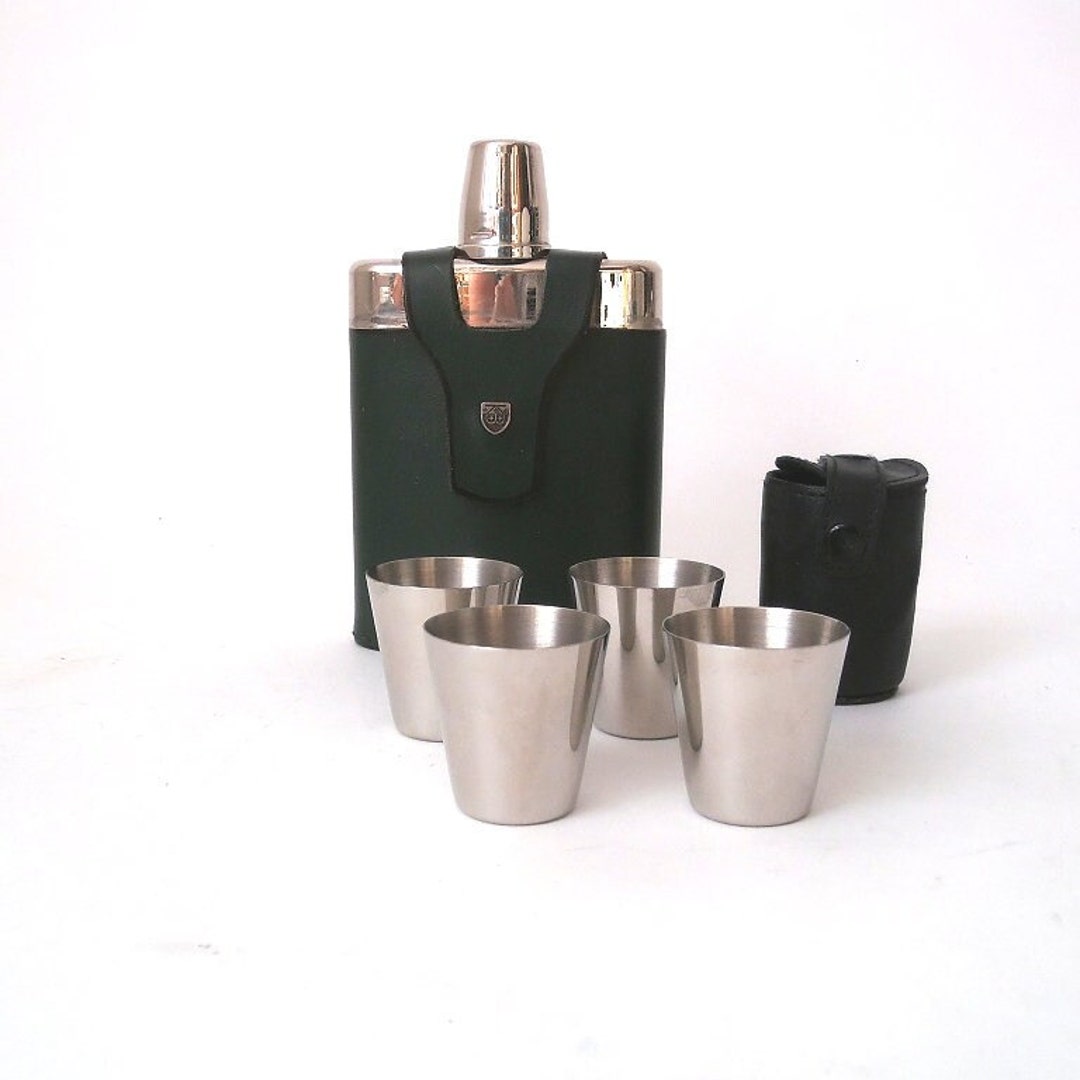 70s Hip Flask and 4 Metall Short 1 Oz Cups in a Leather Cosy, Vintage ...