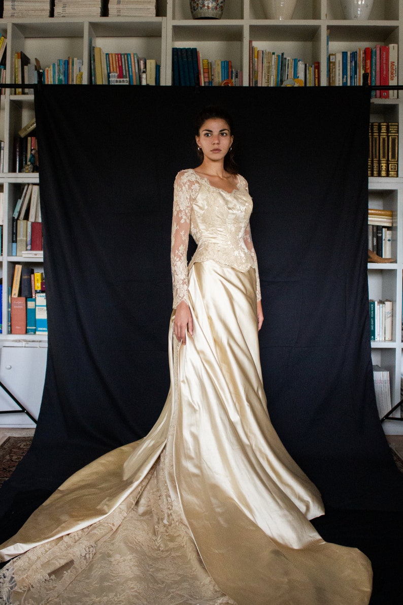 075 THE GOLDEN BRIDE Wedding Dress in Pure Gold Silk by - Etsy