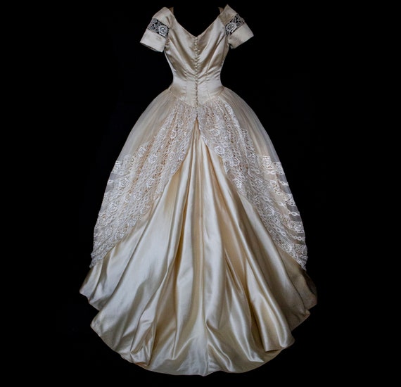 210 - Such a Beautiful Princess Bride! Vintage prince… - Gem