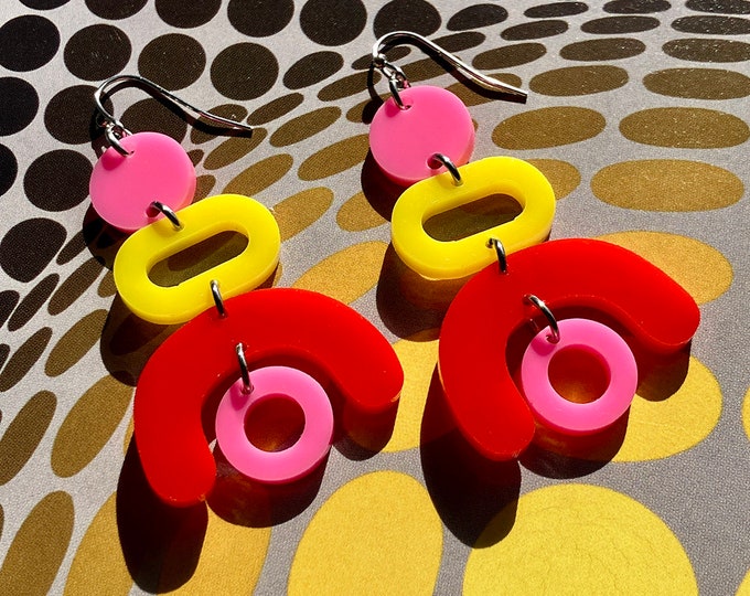 Acrylic Geometric Memphis Design Inspired Earrings // Artsy ...