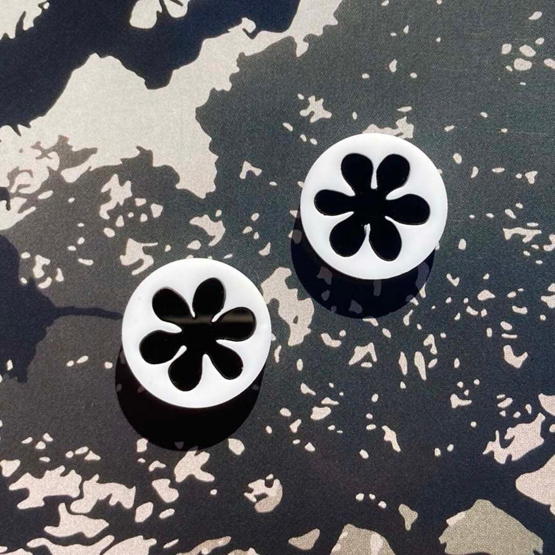 Acryl Flower Power Ohrstecker // Accessoire // Statement Piece // Boho ...