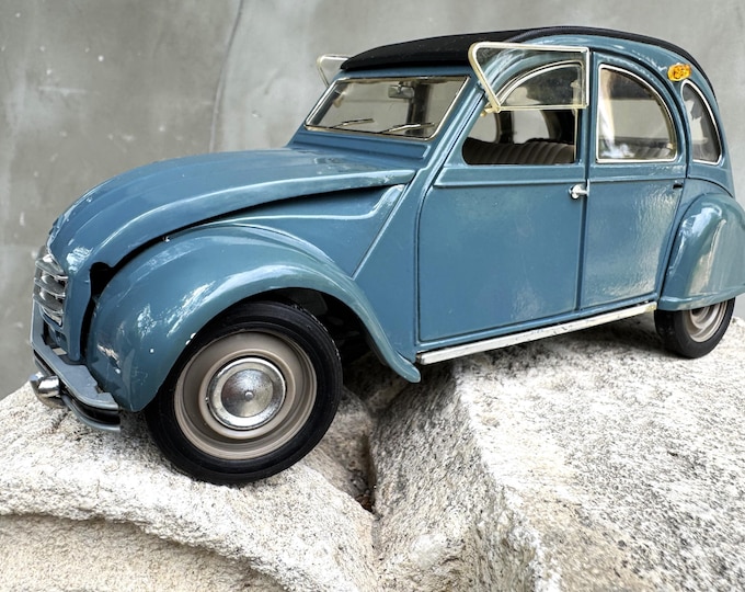 Vintage Solido Citroën 2CV Model Car 1:17 Scale Diecast Collectible ...