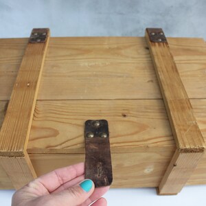 Vintage Wooden Primitive Storage Box Container With Leather Hinges Man ...
