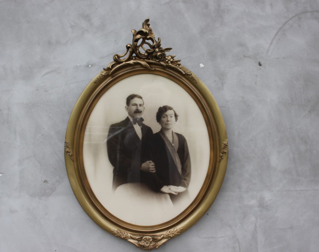 Antique Oval Frame Wood and Gilded Plaster Frame 1900's Large Family Portrait, Framed Black and ...