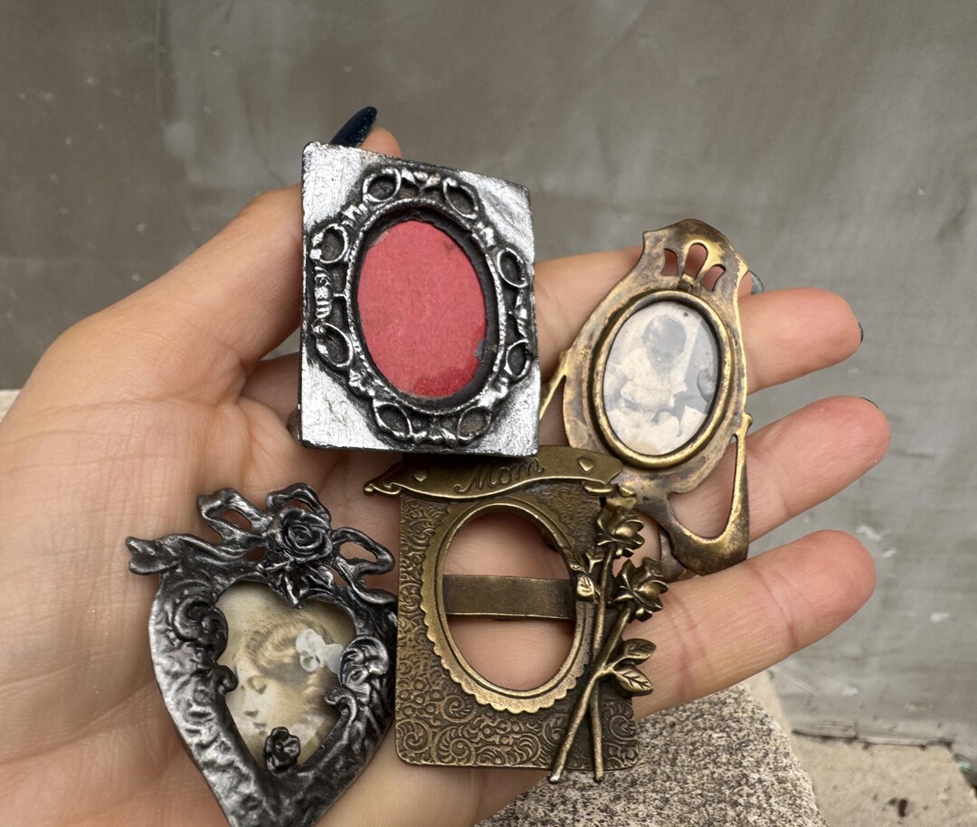 Vintage Mini Photo Frames Set, Art Deco Brooch Displays, Compact ...