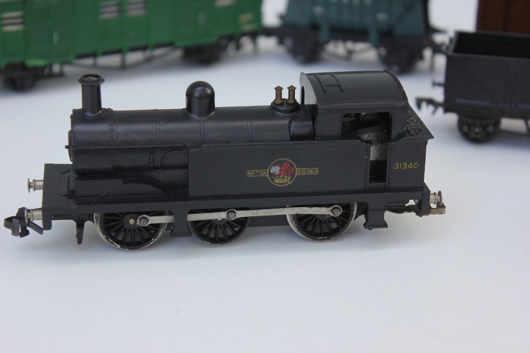 Hornby Dublo Train Composition Locomotive With Wagons Super Detail ...