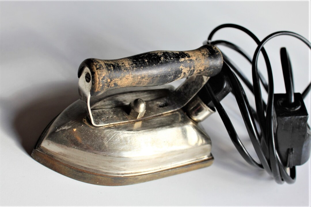 Vintage Mini Travel Iron Electric Flat Iron Collectible Rustic Home ...