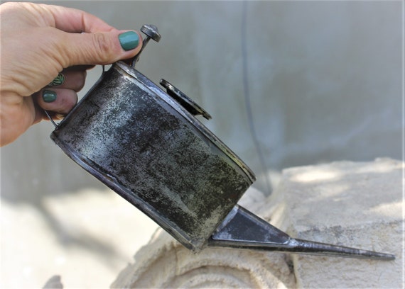 Vintage metal oiler Mechanic Oil can oil Machine oil dispenser | Etsy