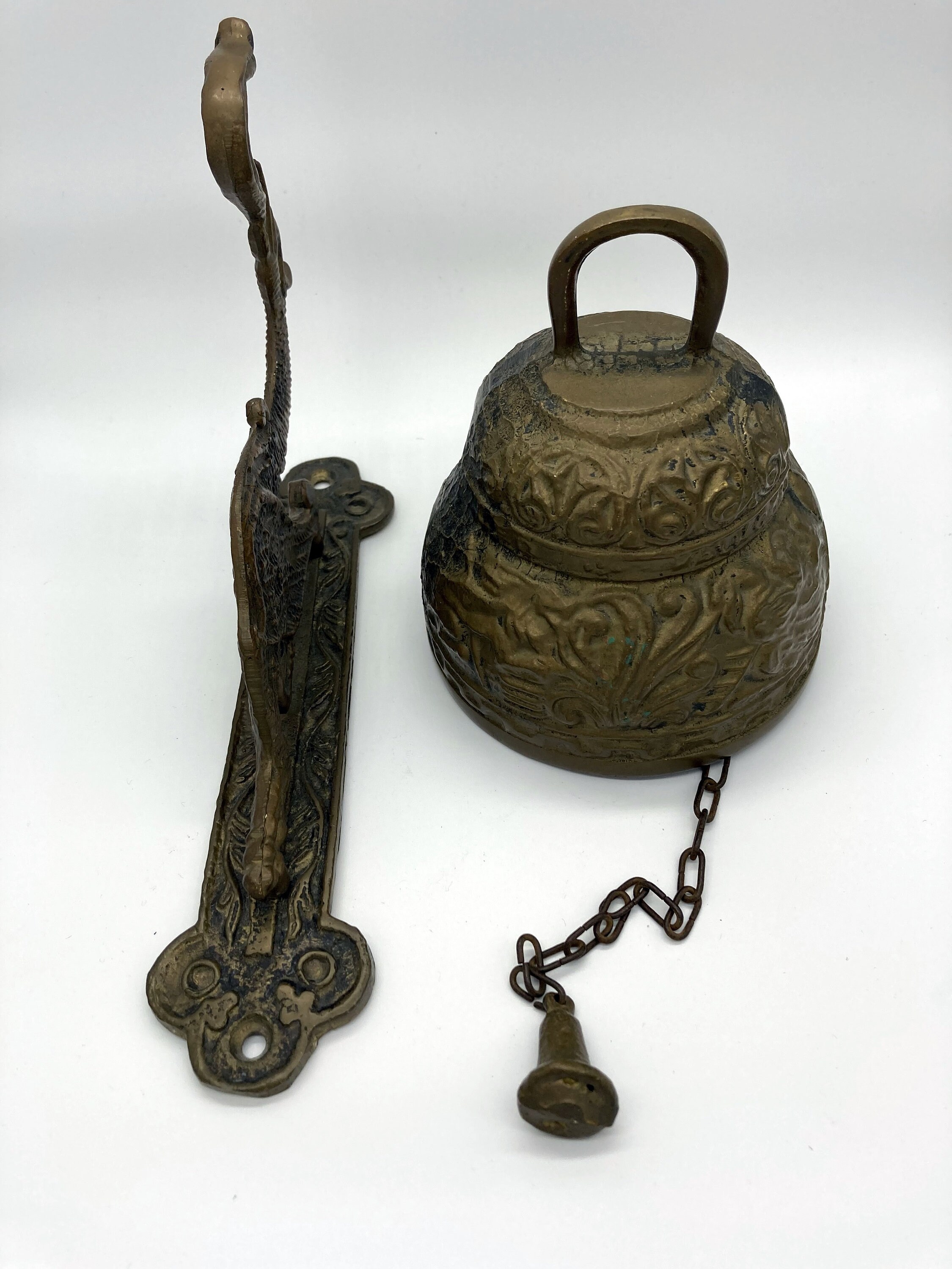 Antique Bronze bell. from before 1900. Unique find.