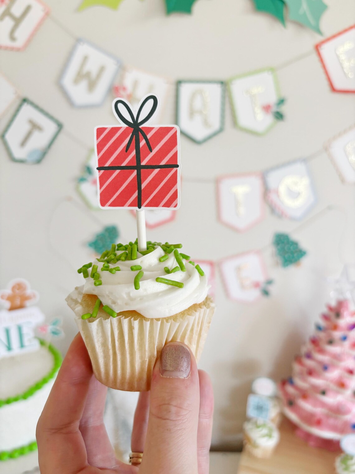 Christmas Birthday Party Cupcake Toppers | Oh What Fun Christmas ...
