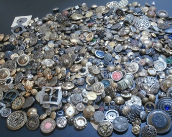 Vintage buttons | Etsy