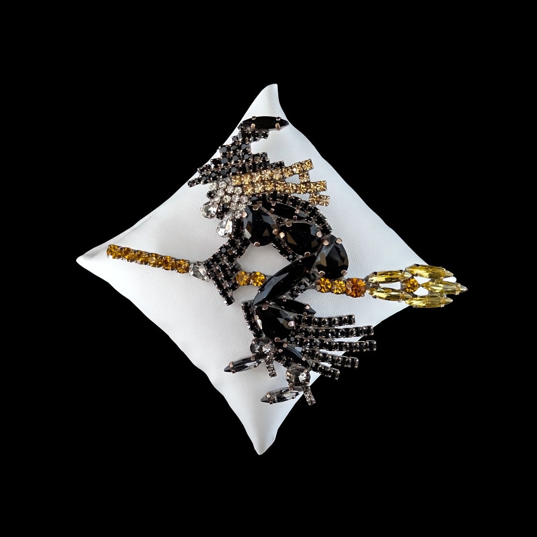Witch on Broomstick Brooch black, Gold, Handcrafted Halloween Jewelry ...