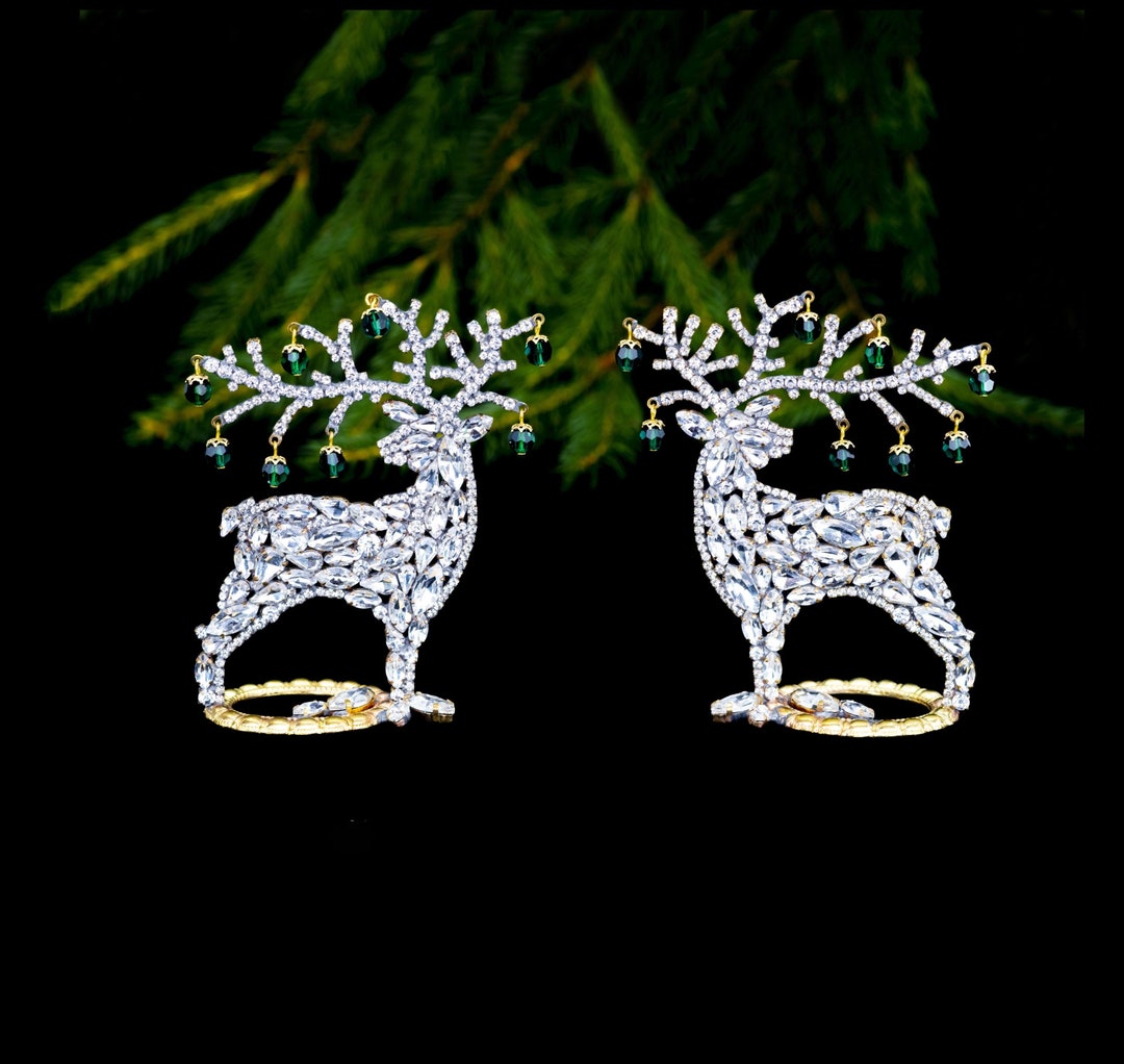 A Set of Handcrafted Delicate Reindeer With Antlers and Green Heart ...