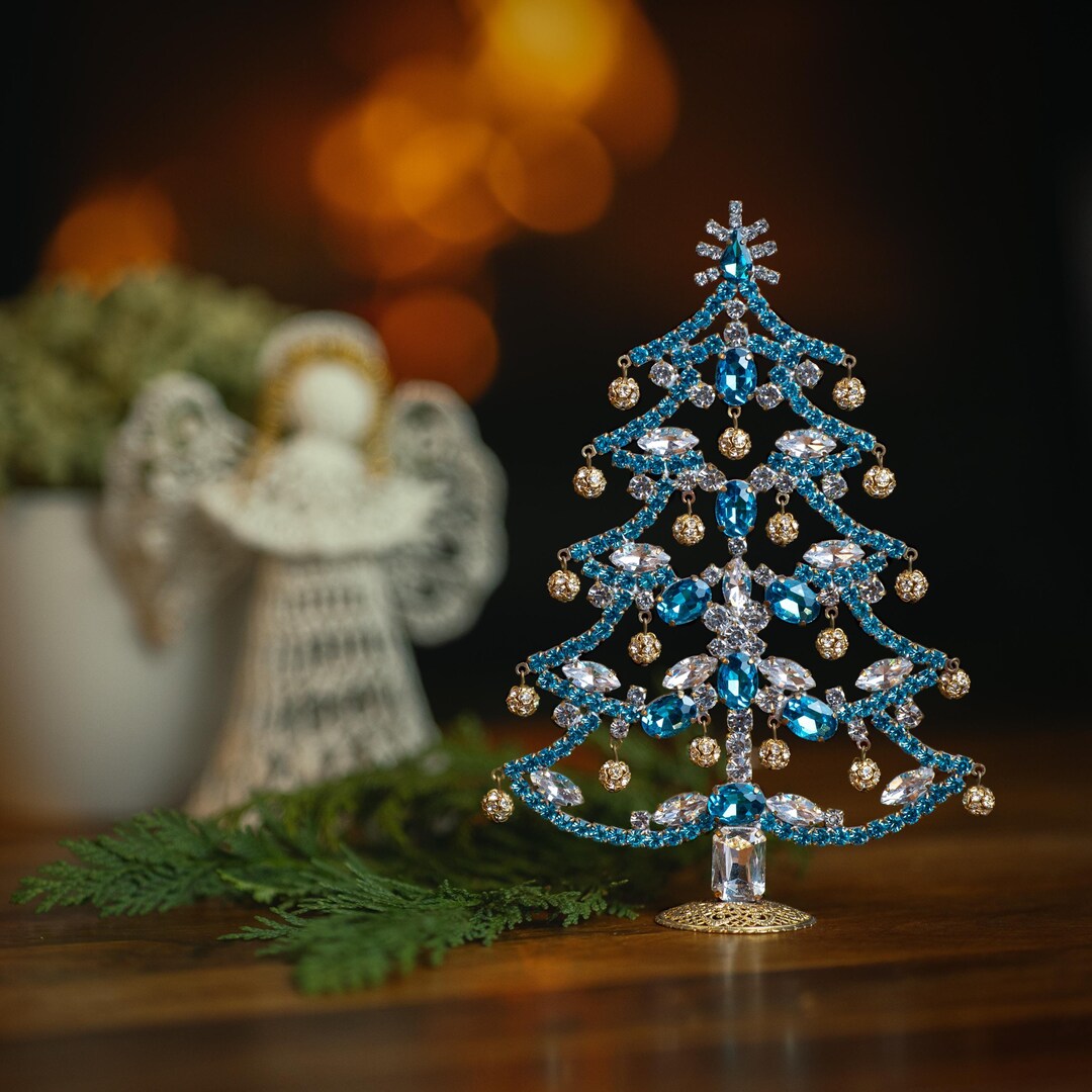 Christmas Tree With Aqua Crystals, Elegant Christmas Tree With Its ...