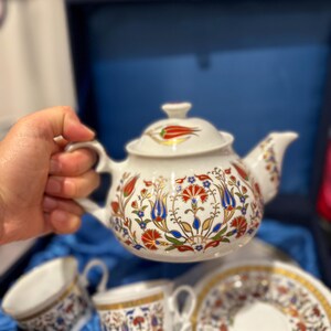 Tea Set, Special Tulip Design Tea Set, Tea Pot Included in a Special ...