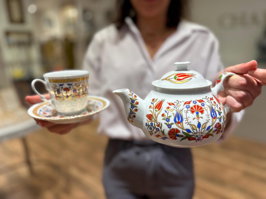 Tea Set, Special Tulip Design Tea Set, Tea Pot Included in a Special ...