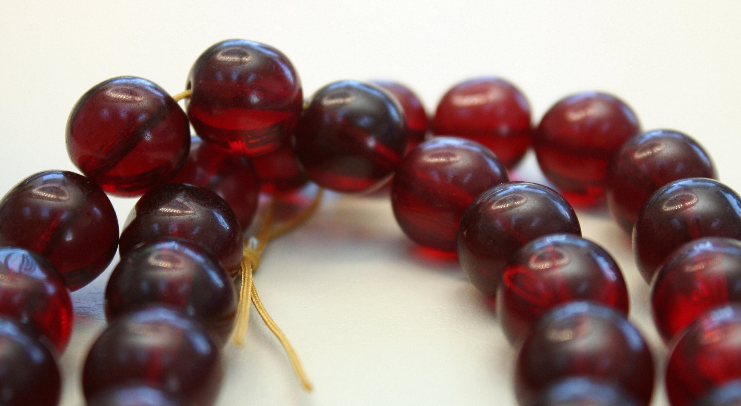 Lovely Antique Cherry Brand Glass Beads 14MM Circa 1930-1950 39PC
