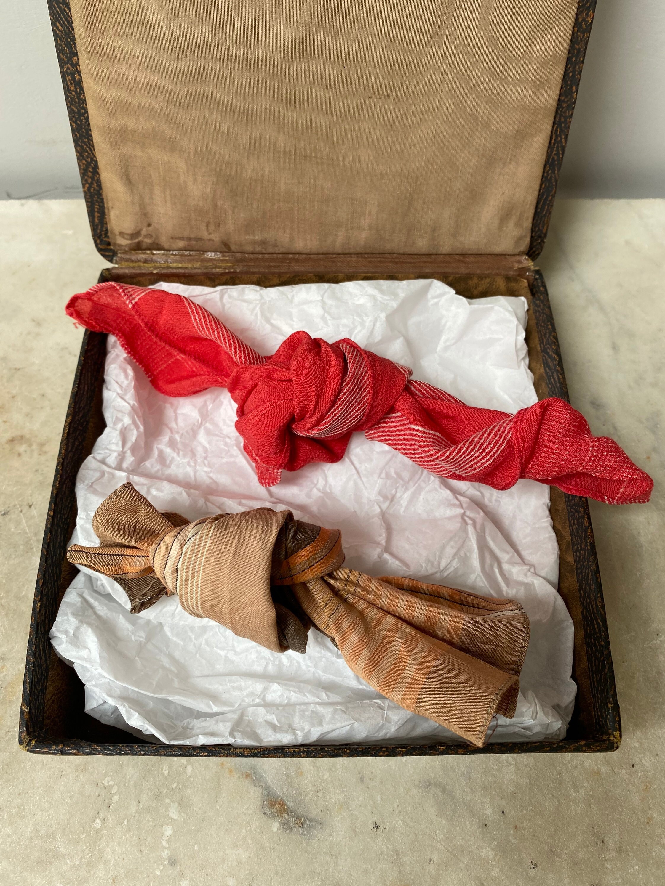 Vintage Hankie Box and Hankies - Etsy