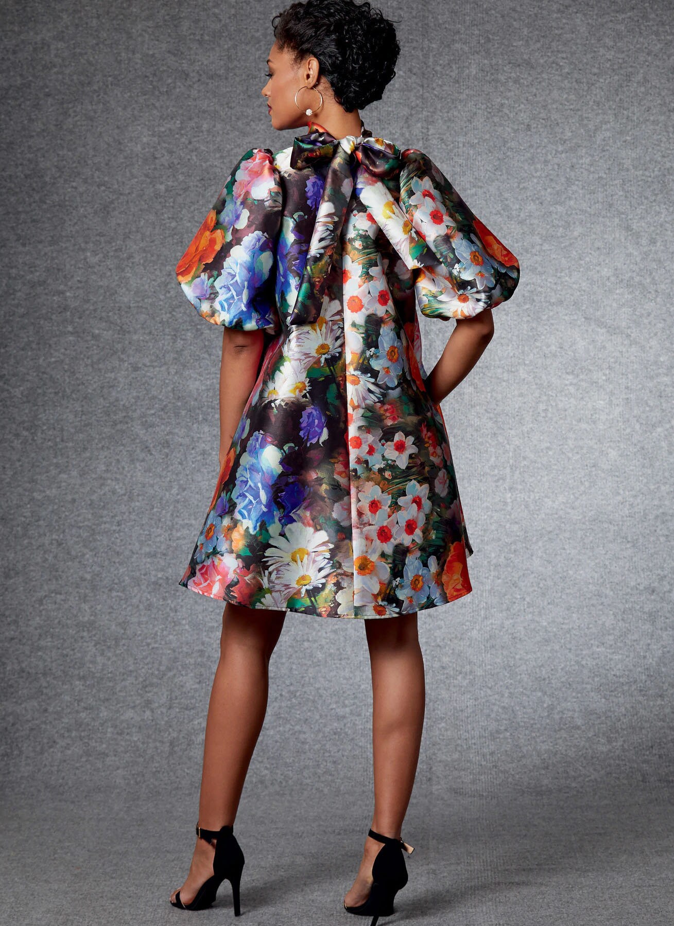 V1723 Vogue 1723 Sewing Pattern Loose-fitting Lined Pullover Dress ...