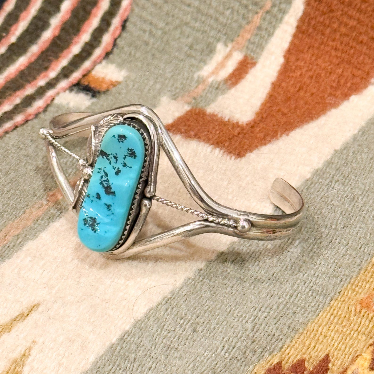 Very Good Vintage Navajo (dińe) Sterling Silver and Kingman Mine ...
